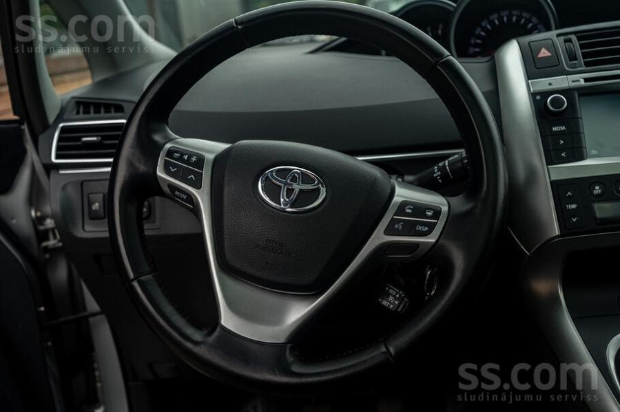 Grey Toyota Verso 2015 in Riga, with an engine capacity of 1.60 L and mileage of 0 thousand km for 6650 €, photo 34 on AUTOMOTO.COM.LV