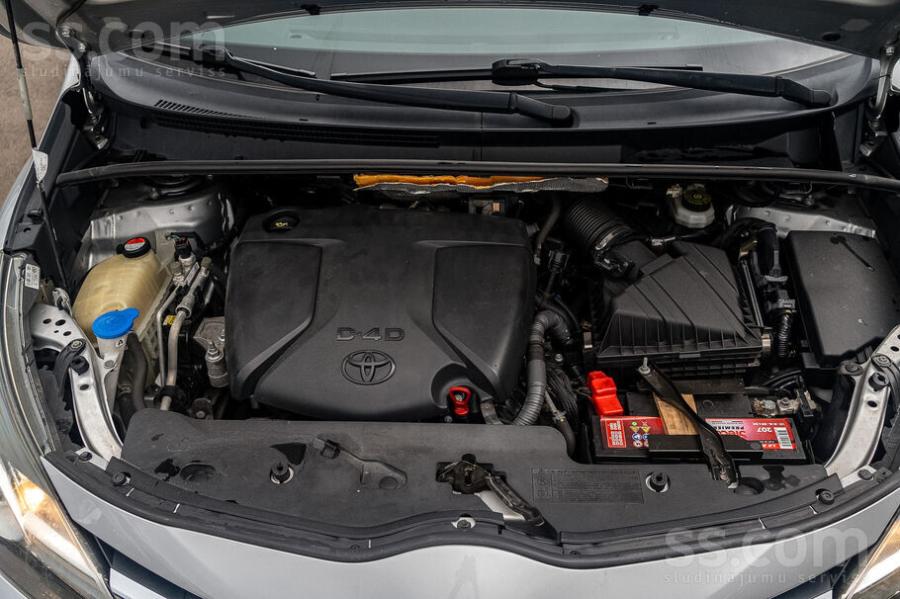 Grey Toyota Verso 2015 in Riga, with an engine capacity of 1.60 L and mileage of 0 thousand km for 6650 €, photo 35 on AUTOMOTO.COM.LV