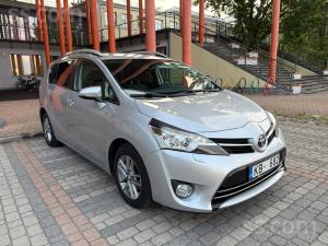 Pelēks Toyota Verso 2015 Ventspils, ar dzinēja tilpumu 1.80 L un nobraukumu 180 tūkst. km par 8490 €, foto  vietnē AUTOMOTO.COM.LV