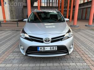 Pelēks Toyota Verso 2015 Ventspils, ar dzinēja tilpumu 1.80 L un nobraukumu 180 tūkst. km par 8490 €, foto 3 vietnē AUTOMOTO.COM.LV