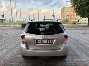 Pelēks Toyota Verso 2015 Ventspils, ar dzinēja tilpumu 1.80 L un nobraukumu 180 tūkst. km par 8490 €, foto 7 vietnē AUTOMOTO.COM.LV