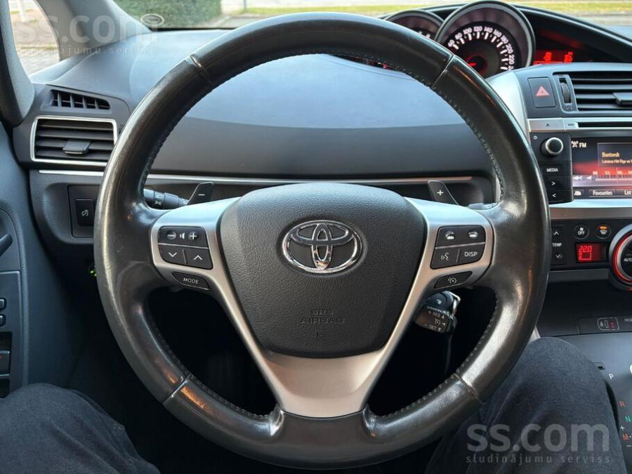 Pelēks Toyota Verso 2015 Ventspils, ar dzinēja tilpumu 1.80 L un nobraukumu 180 tūkst. km par 8490 €, foto 16 vietnē AUTOMOTO.COM.LV