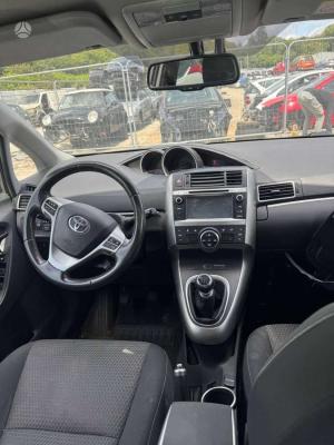 Pelēks Toyota Verso 2015 Birštonas, ar dzinēja tilpumu 1.60 L un nobraukumu 200 tūkst. km par 2200 €, foto 4 vietnē AUTOMOTO.COM.LV