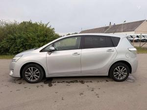 Grey Toyota Verso 2015 in Taurage, with an engine capacity of 1.60 L and mileage of 149 thousand km for 7000 €, photo 8 on AUTOMOTO.COM.LV