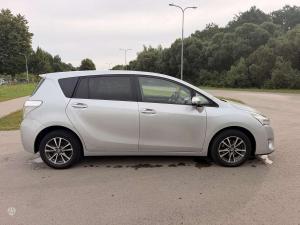Grey Toyota Verso 2015 in Taurage, with an engine capacity of 1.60 L and mileage of 149 thousand km for 7000 €, photo 9 on AUTOMOTO.COM.LV