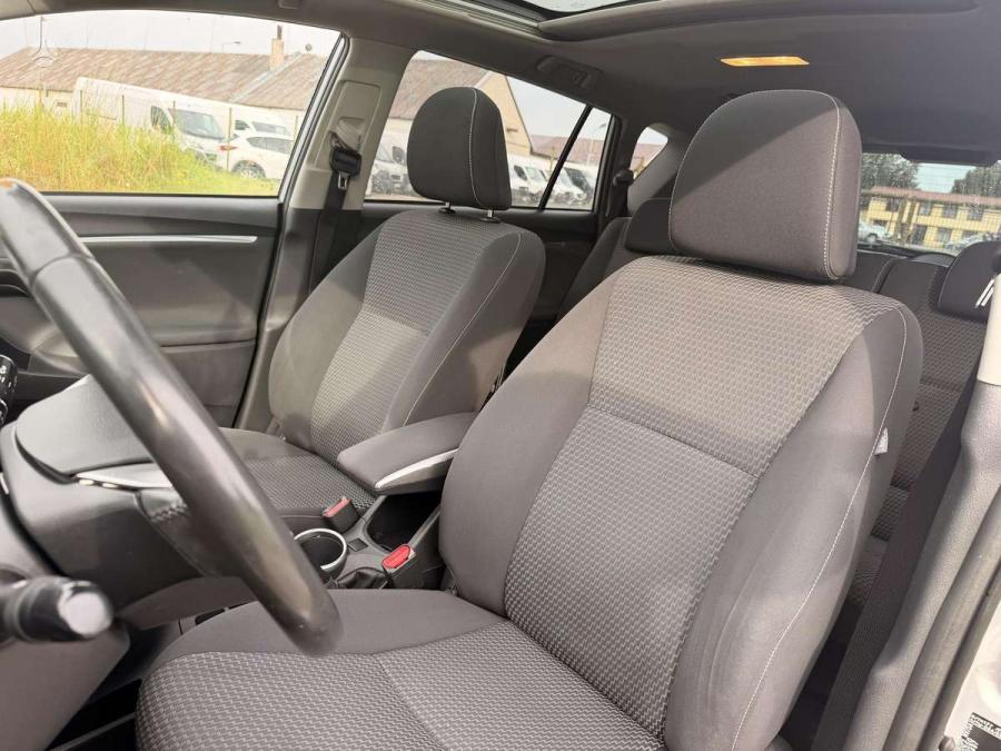 Grey Toyota Verso 2015 in Taurage, with an engine capacity of 1.60 L and mileage of 149 thousand km for 7000 €, photo 13 on AUTOMOTO.COM.LV