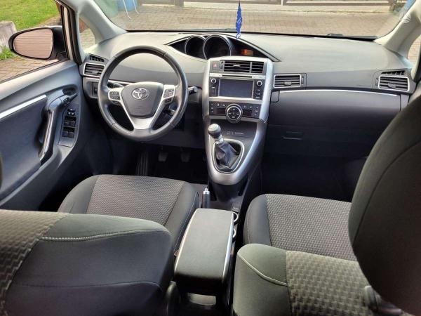Toyota Verso 2015 Kauņa vietnē Pelēks Toyota Verso 2015 Kauņa, ar dzinēja tilpumu 1.60 L un nobraukumu 212 tūkst. km par 5450 €, foto 10 vietnē AUTOMOTO.COM.LV