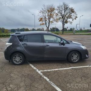 Pelēks Toyota Verso 2015 Jelgava, ar dzinēja tilpumu 1.60 L un nobraukumu 201 tūkst. km par 7000 €, foto 6 vietnē AUTOMOTO.COM.LV