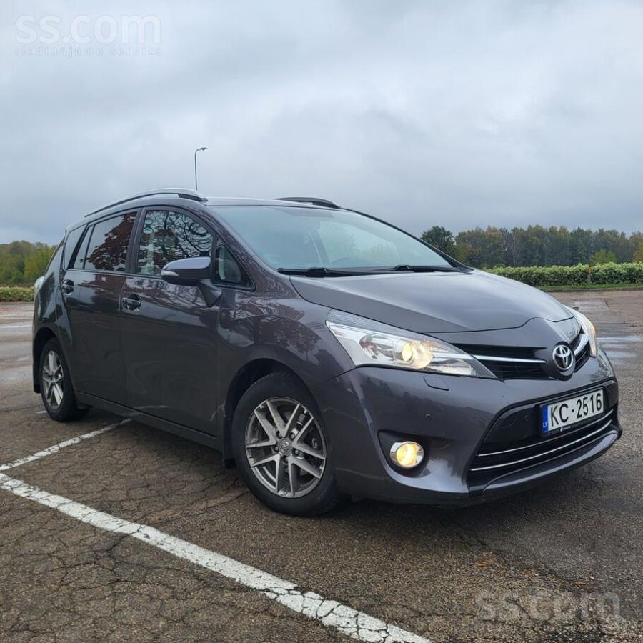 Pelēks Toyota Verso 2015 Jelgava, ar dzinēja tilpumu 1.60 L un nobraukumu 201 tūkst. km par 7000 €, foto 7 vietnē AUTOMOTO.COM.LV