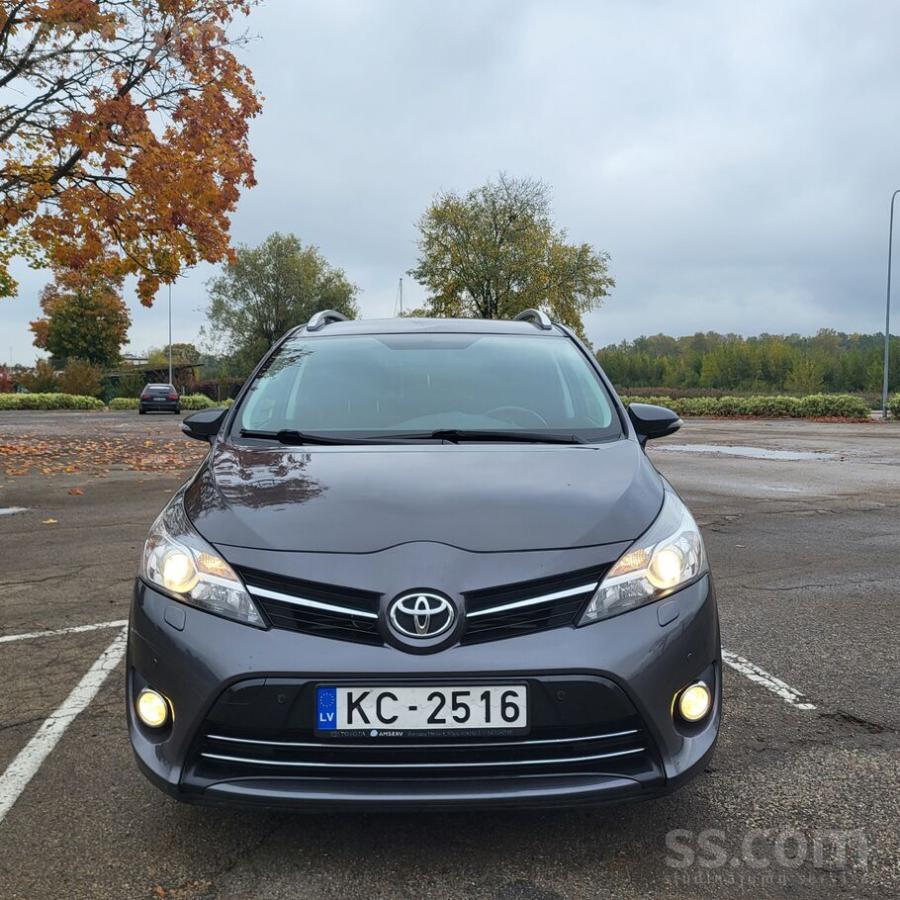 Pelēks Toyota Verso 2015 Jelgava, ar dzinēja tilpumu 1.60 L un nobraukumu 201 tūkst. km par 7000 €, foto 8 vietnē AUTOMOTO.COM.LV