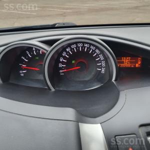 Pelēks Toyota Verso 2015 Jelgava, ar dzinēja tilpumu 1.60 L un nobraukumu 201 tūkst. km par 7000 €, foto 9 vietnē AUTOMOTO.COM.LV