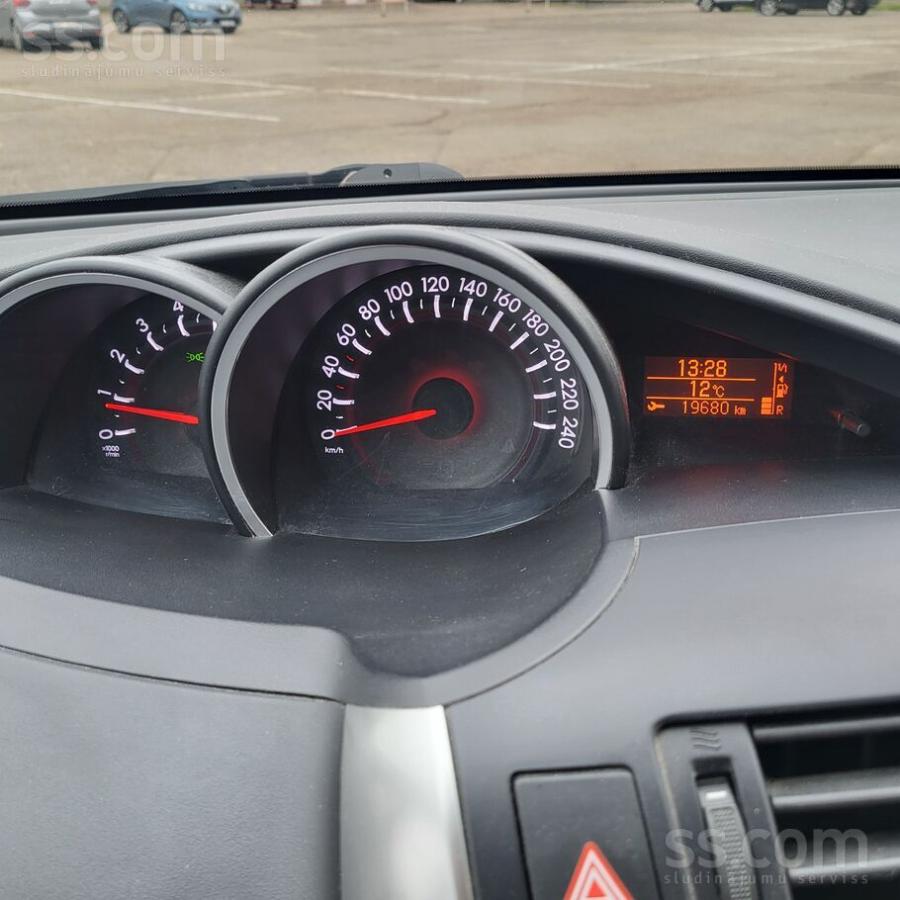 Pelēks Toyota Verso 2015 Jelgava, ar dzinēja tilpumu 1.60 L un nobraukumu 201 tūkst. km par 7000 €, foto 10 vietnē AUTOMOTO.COM.LV