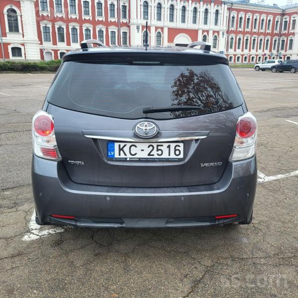 Pelēks Toyota Verso 2015 Jelgava, ar dzinēja tilpumu 1.60 L un nobraukumu 201 tūkst. km par 7000 €, foto 4 vietnē AUTOMOTO.COM.LV
