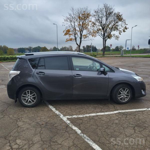 Pelēks Toyota Verso 2015 Jelgava, ar dzinēja tilpumu 1.60 L un nobraukumu 201 tūkst. km par 7000 €, foto 6 vietnē AUTOMOTO.COM.LV