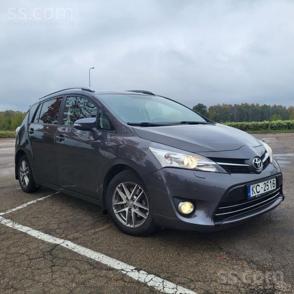 Pelēks Toyota Verso 2015 Jelgava, ar dzinēja tilpumu 1.60 L un nobraukumu 201 tūkst. km par 7000 €, foto 7 vietnē AUTOMOTO.COM.LV