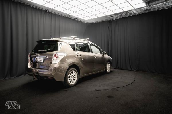 Grey Toyota Verso 2016 in Kaunas, with an engine capacity of 0.00 L and mileage of 67 thousand km for 21433 €, photo 6 on AUTOMOTO.COM.LV