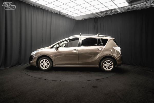 Grey Toyota Verso 2016 in Kaunas, with an engine capacity of 0.00 L and mileage of 67 thousand km for 21433 €, photo 9 on AUTOMOTO.COM.LV