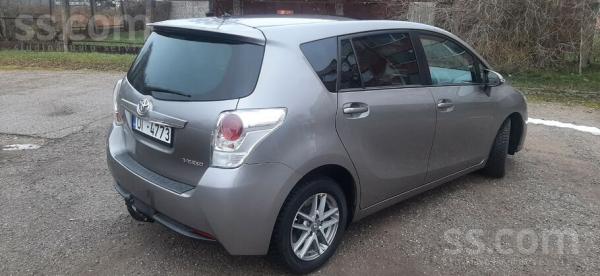 Grey Toyota Verso 2016 in Jelgava, with an engine capacity of 1.60 L and mileage of 154 thousand km for 7950 €, photo 7 on AUTOMOTO.COM.LV