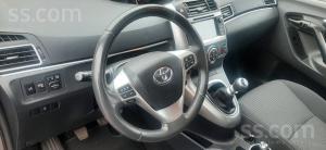 Grey Toyota Verso 2016 in Jelgava, with an engine capacity of 1.60 L and mileage of 154 thousand km for 7950 €, photo 25 on AUTOMOTO.COM.LV
