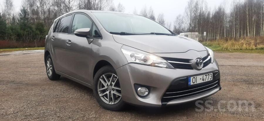 Grey Toyota Verso 2016 in Jelgava, with an engine capacity of 1.60 L and mileage of 154 thousand km for 7850 €, photo 1 on AUTOMOTO.COM.LV