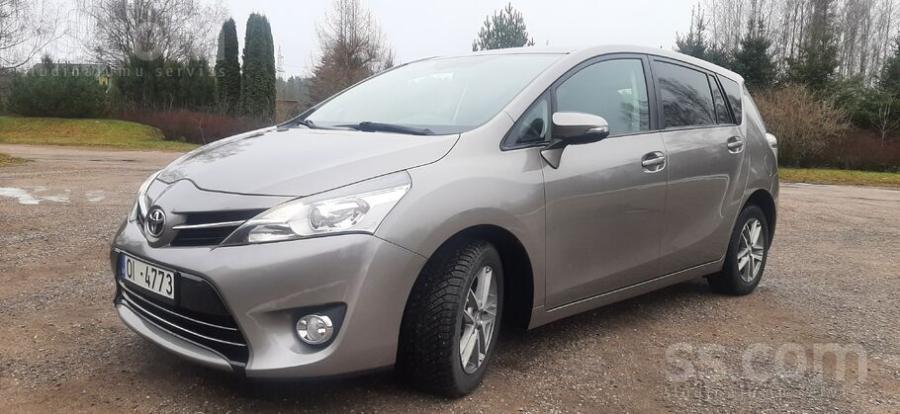 Grey Toyota Verso 2016 in Jelgava, with an engine capacity of 1.60 L and mileage of 154 thousand km for 7850 €, photo 3 on AUTOMOTO.COM.LV
