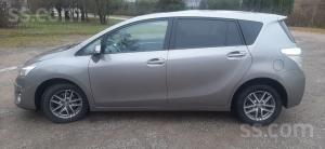 Grey Toyota Verso 2016 in Jelgava, with an engine capacity of 1.60 L and mileage of 154 thousand km for 7850 €, photo 5 on AUTOMOTO.COM.LV