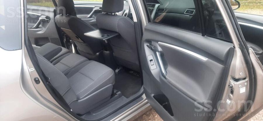 Grey Toyota Verso 2016 in Jelgava, with an engine capacity of 1.60 L and mileage of 154 thousand km for 7850 €, photo 16 on AUTOMOTO.COM.LV