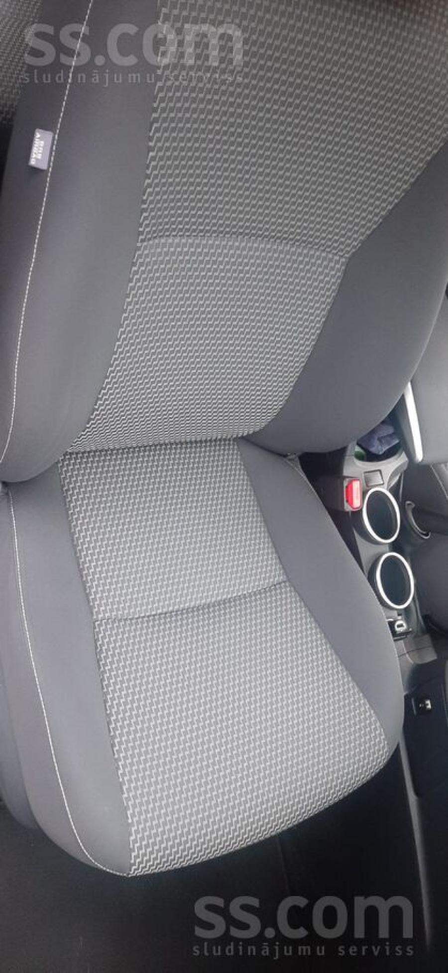 Grey Toyota Verso 2016 in Jelgava, with an engine capacity of 1.60 L and mileage of 154 thousand km for 7850 €, photo 19 on AUTOMOTO.COM.LV