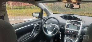 Grey Toyota Verso 2016 in Jelgava, with an engine capacity of 1.60 L and mileage of 154 thousand km for 7850 €, photo 23 on AUTOMOTO.COM.LV