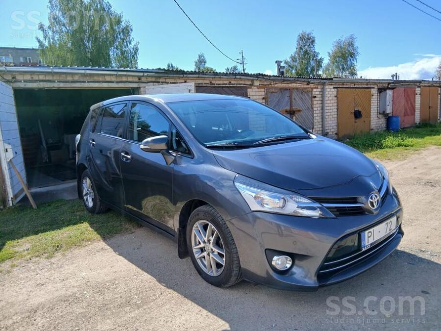 Grey Toyota Verso 2016 in Jekabpils, with an engine capacity of 1.60 L and mileage of 207 thousand km for 8700 €, photo 1 on AUTOMOTO.COM.LV