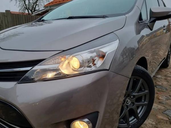 Pelēks Toyota Verso 2016 Jelgava, ar dzinēja tilpumu 1.60 L un nobraukumu 178 tūkst. km par 10 €, foto 1 vietnē AUTOMOTO.COM.LV