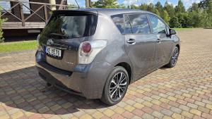 Grey Toyota Verso 2016 in Plunge, with an engine capacity of 1.80 L and mileage of 89 thousand km for 10800 €, photo 4 on AUTOMOTO.COM.LV