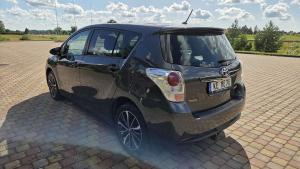 Grey Toyota Verso 2016 in Plunge, with an engine capacity of 1.80 L and mileage of 89 thousand km for 10800 €, photo 5 on AUTOMOTO.COM.LV