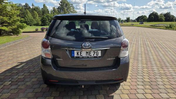 Grey Toyota Verso 2016 in Plunge, with an engine capacity of 1.80 L and mileage of 89 thousand km for 10800 €, photo 6 on AUTOMOTO.COM.LV