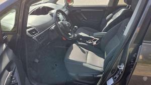 Grey Toyota Verso 2016 in Plunge, with an engine capacity of 1.80 L and mileage of 89 thousand km for 10800 €, photo 8 on AUTOMOTO.COM.LV