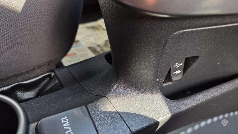 Grey Toyota Verso 2016 in Plunge, with an engine capacity of 1.80 L and mileage of 89 thousand km for 10800 €, photo 17 on AUTOMOTO.COM.LV