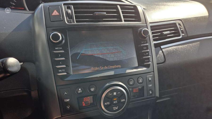 Grey Toyota Verso 2016 in Plunge, with an engine capacity of 1.80 L and mileage of 89 thousand km for 10800 €, photo 26 on AUTOMOTO.COM.LV