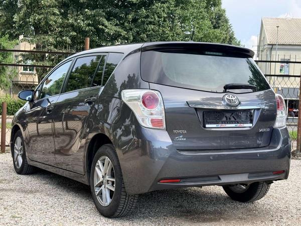 Grey Toyota Verso 2016 in Ukmerge, with an engine capacity of 1.60 L and mileage of 230 thousand km for 6350 €, photo 4 on AUTOMOTO.COM.LV