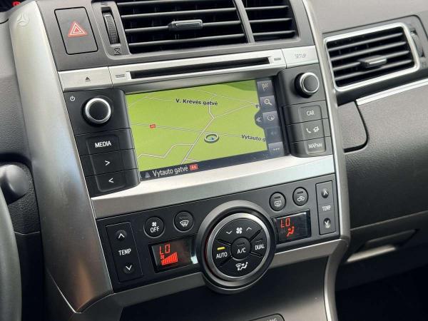 Grey Toyota Verso 2016 in Ukmerge, with an engine capacity of 1.60 L and mileage of 230 thousand km for 6350 €, photo 9 on AUTOMOTO.COM.LV