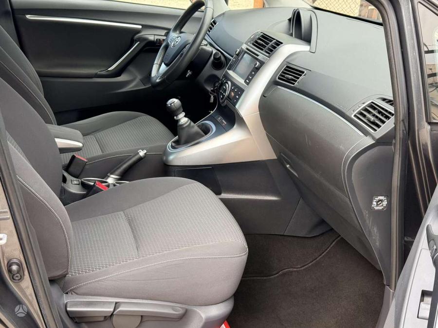 Pelēks Toyota Verso 2016 Ukmergė, ar dzinēja tilpumu 1.60 L un nobraukumu 230 tūkst. km par 6350 €, foto 12 vietnē AUTOMOTO.COM.LV
