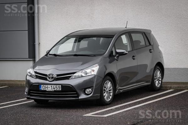 Grey Toyota Verso 2016 in Riga, with an engine capacity of 1.60 L and mileage of 212 thousand km for 8950 €, photo 1 on AUTOMOTO.COM.LV