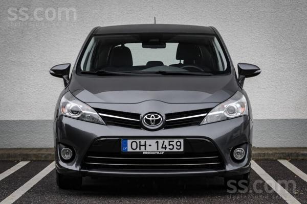Grey Toyota Verso 2016 in Riga, with an engine capacity of 1.60 L and mileage of 212 thousand km for 8950 €, photo 2 on AUTOMOTO.COM.LV