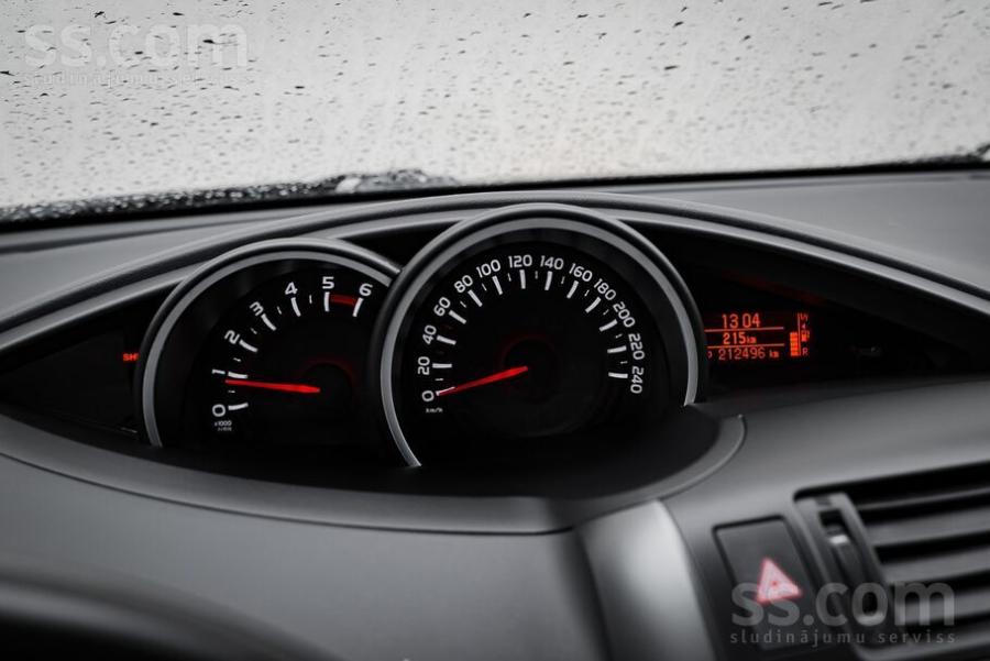 Pelēks Toyota Verso 2016 Rīga, ar dzinēja tilpumu 1.60 L un nobraukumu 212 tūkst. km par 8950 €, foto 28 vietnē AUTOMOTO.COM.LV