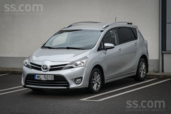 Pelēks Toyota Verso 2016 Rīga, ar dzinēja tilpumu 1.60 L un nobraukumu 186 tūkst. km par 6150 €, foto 1 vietnē AUTOMOTO.COM.LV