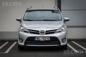 Grey Toyota Verso 2016 in Riga, with an engine capacity of 1.60 L and mileage of 186 thousand km for 6150 €, photo 3 on AUTOMOTO.COM.LV