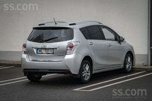 Grey Toyota Verso 2016 in Riga, with an engine capacity of 1.60 L and mileage of 186 thousand km for 6150 €, photo 5 on AUTOMOTO.COM.LV