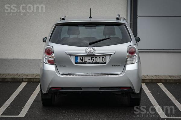 Pelēks Toyota Verso 2016 Rīga, ar dzinēja tilpumu 1.60 L un nobraukumu 186 tūkst. km par 6150 €, foto 6 vietnē AUTOMOTO.COM.LV