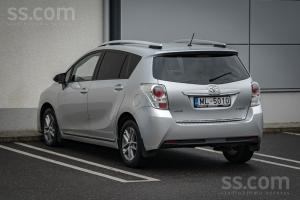 Grey Toyota Verso 2016 in Riga, with an engine capacity of 1.60 L and mileage of 186 thousand km for 6150 €, photo 7 on AUTOMOTO.COM.LV