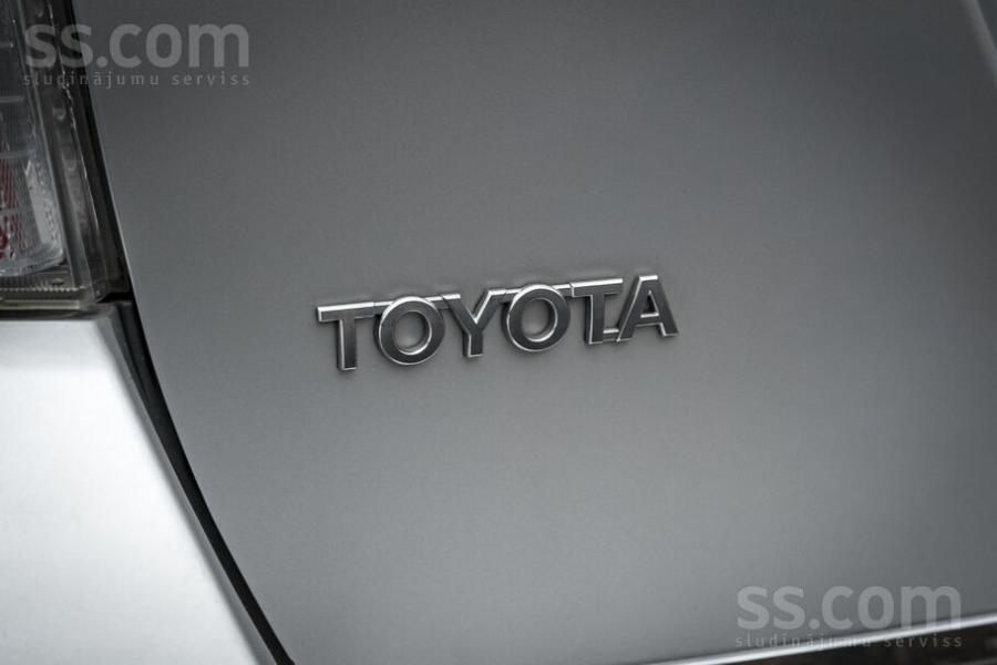 Grey Toyota Verso 2016 in Riga, with an engine capacity of 1.60 L and mileage of 186 thousand km for 6150 €, photo 8 on AUTOMOTO.COM.LV