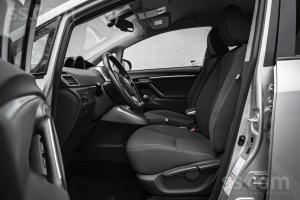 Grey Toyota Verso 2016 in Riga, with an engine capacity of 1.60 L and mileage of 186 thousand km for 6150 €, photo 11 on AUTOMOTO.COM.LV